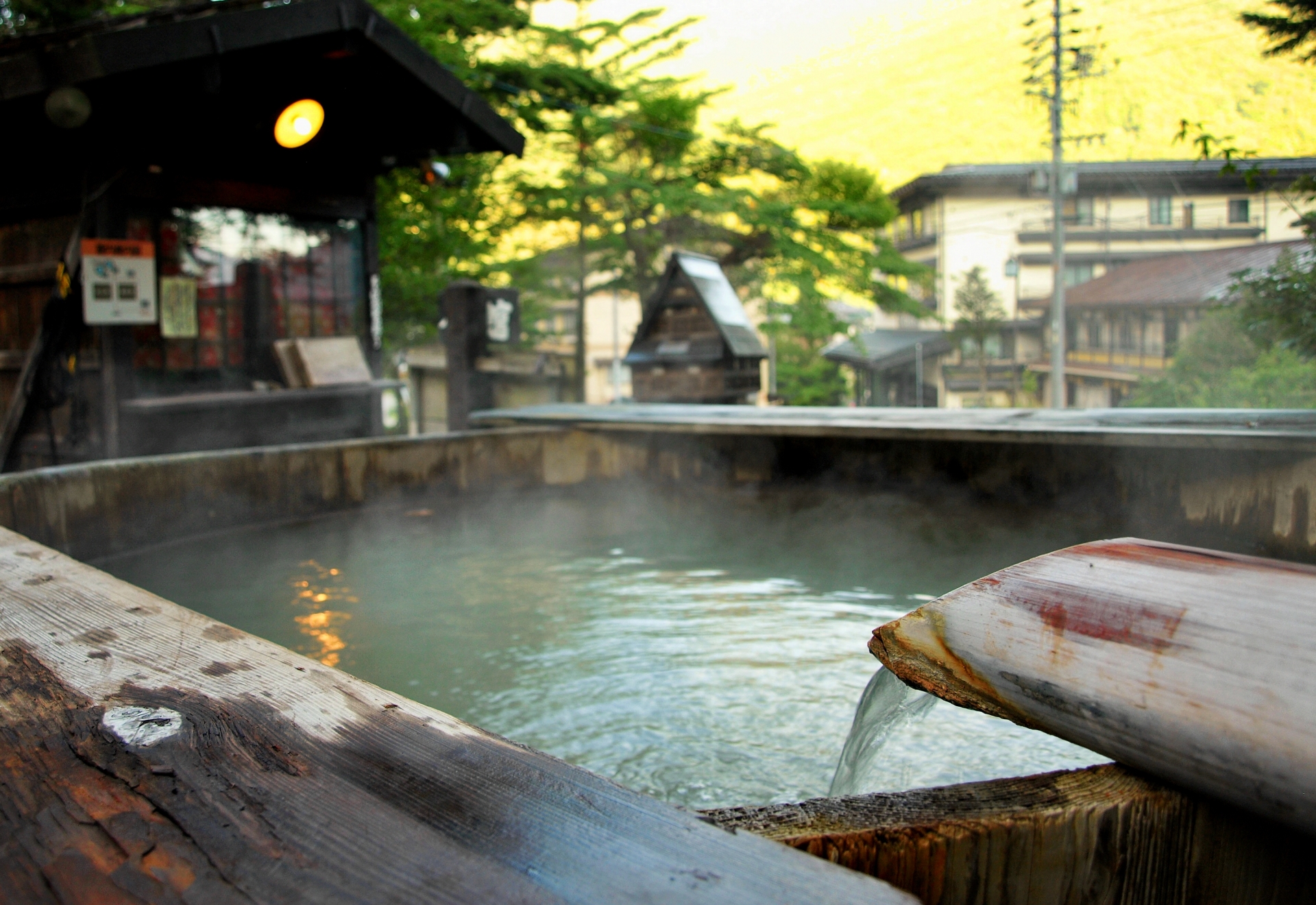 Hirayu Onsen: A Historical Hot Spring Haven - SNOW MONKEY RESORTS