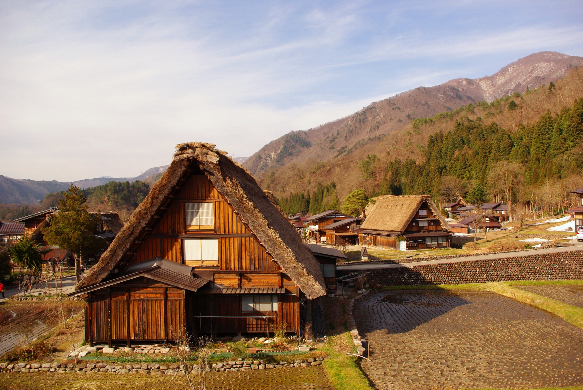 Shirakawa-go & Gokayama - SNOW MONKEY RESORTS