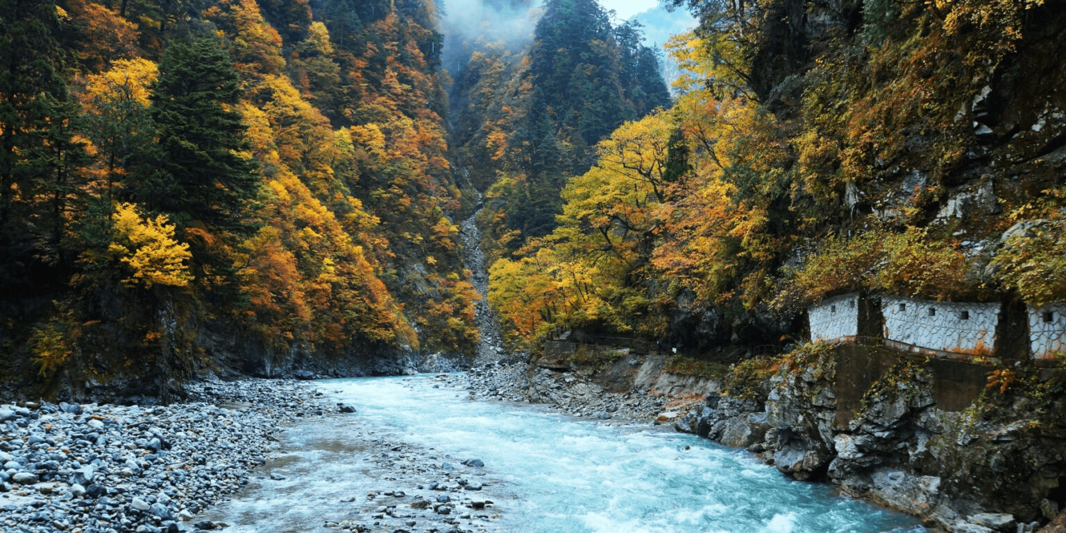 How To Get To The Kurobe Gorge - SNOW MONKEY RESORTS