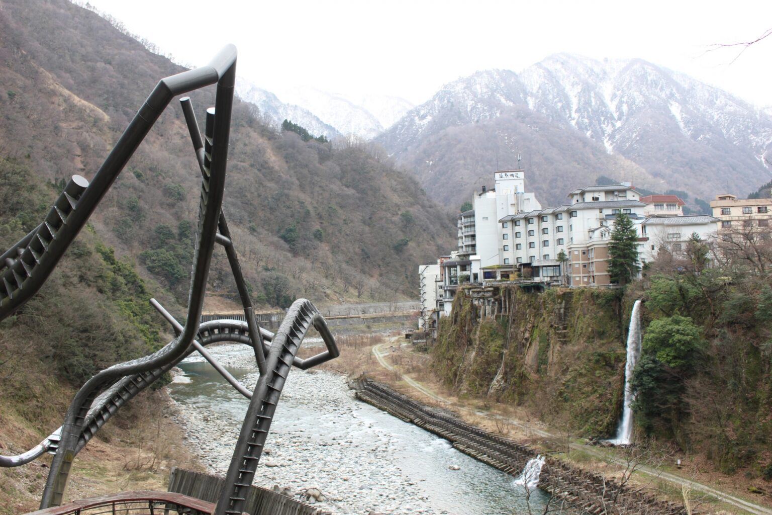Best Onsen Hot Springs in Toyama - Snow Monkey Resorts