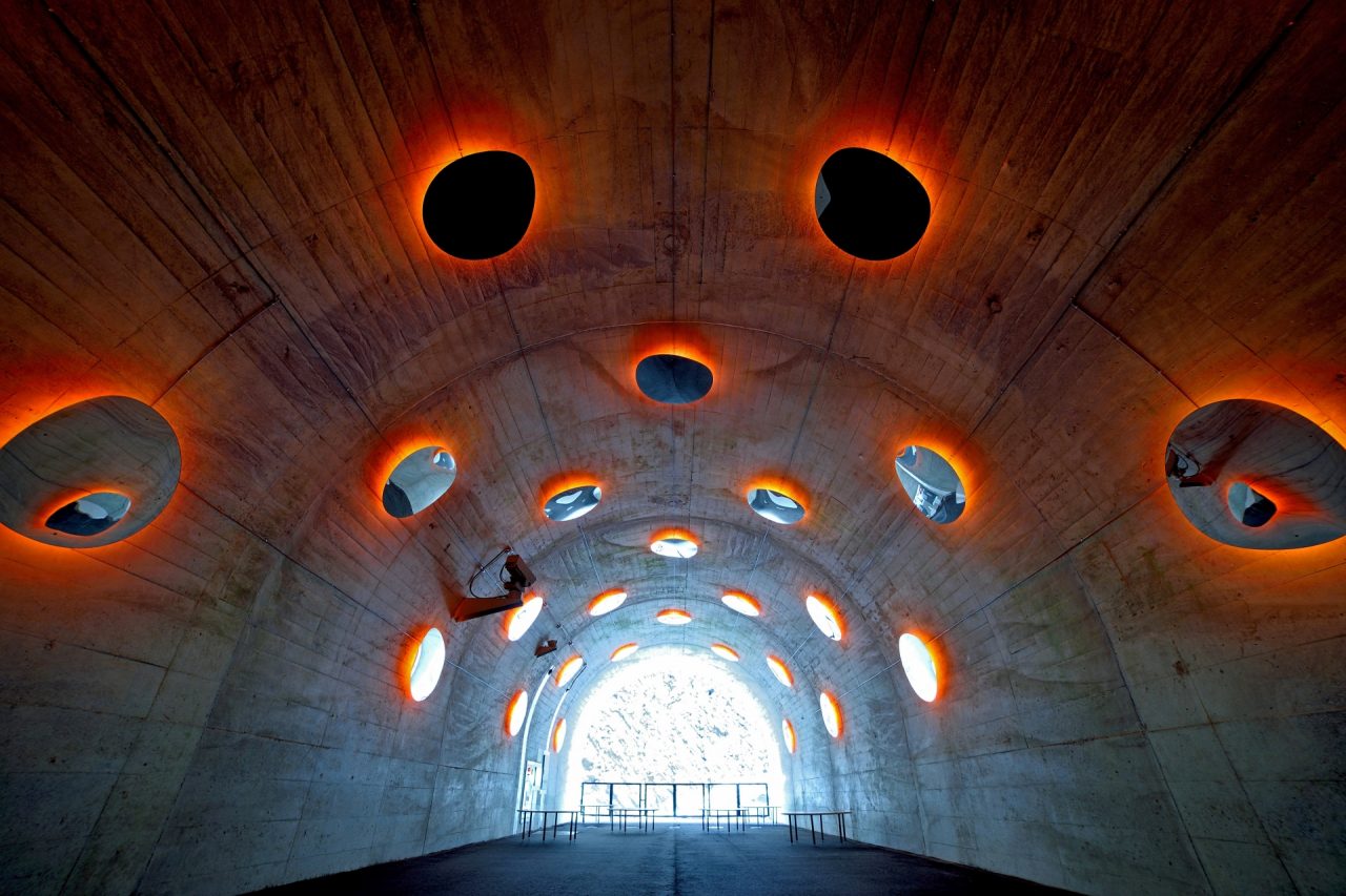 Kiyotsu Gorge inc. Tunnel of Light - SNOW MONKEY RESORTS