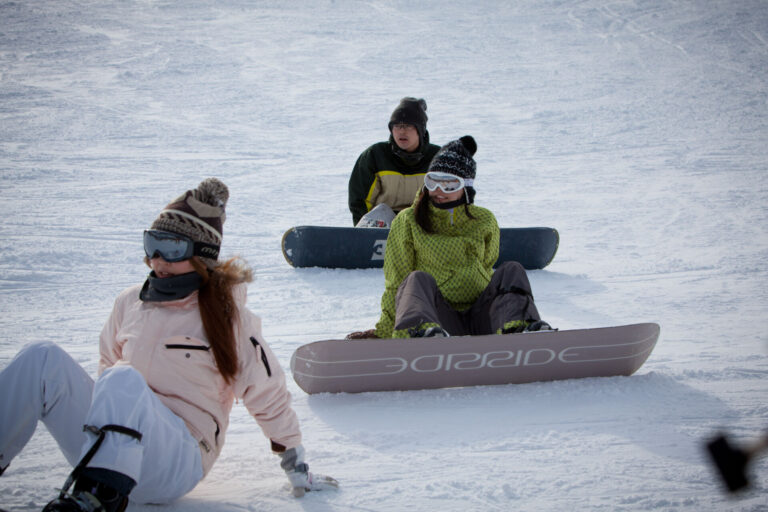 Hakuba: Iwatake Snow Field - SNOW MONKEY RESORTS