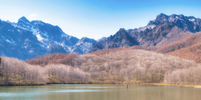 Kagami-ike (Lake Kagami) - SNOW MONKEY RESORTS