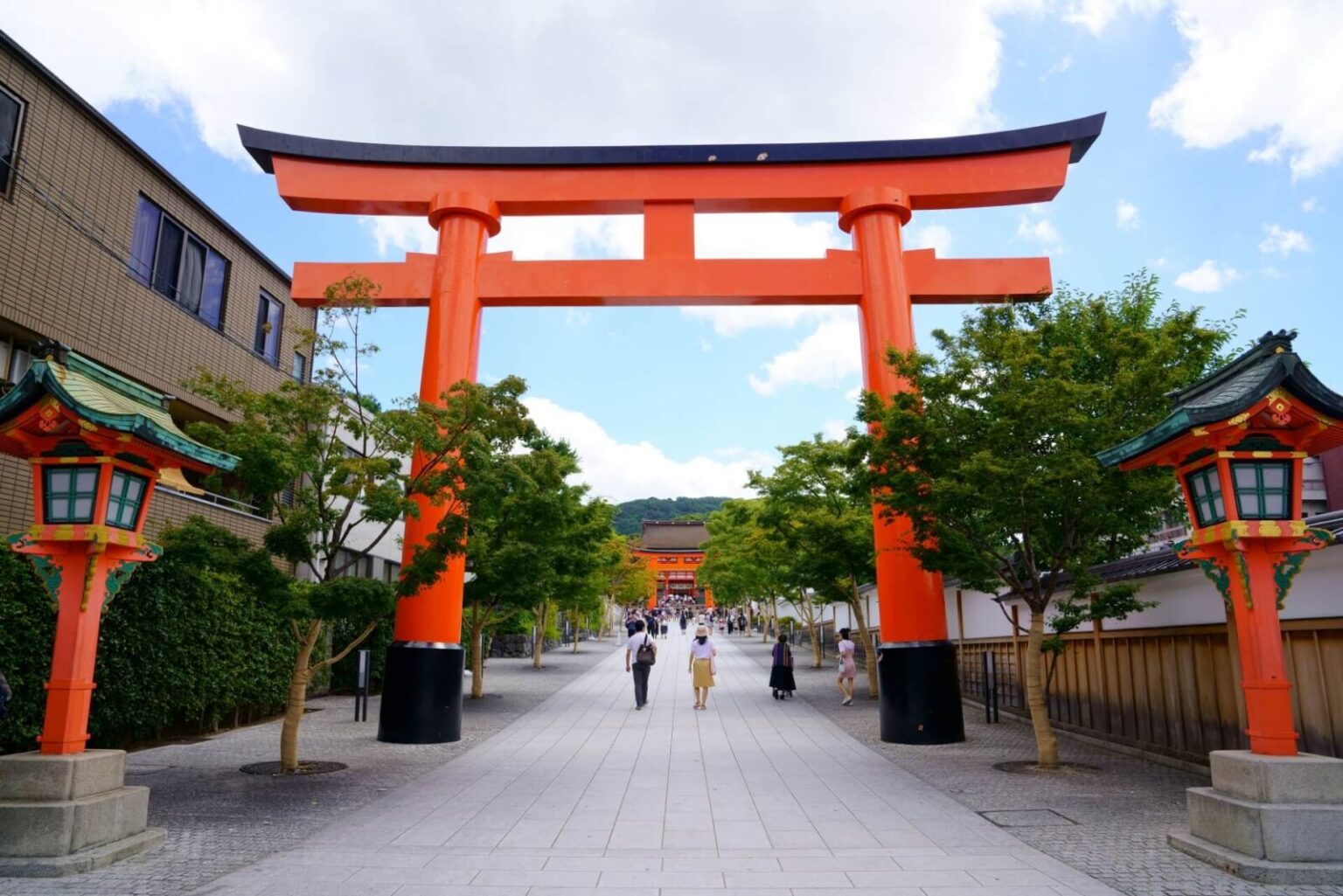 Fushimi Inari Taisha - SNOW MONKEY RESORTS