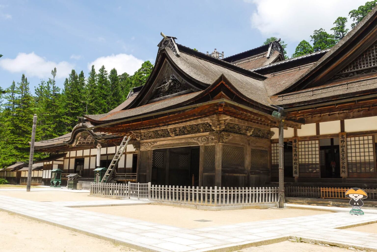 15 Things to Do Around Koyasan (Mount Koya) & Where to Stay - SNOW ...