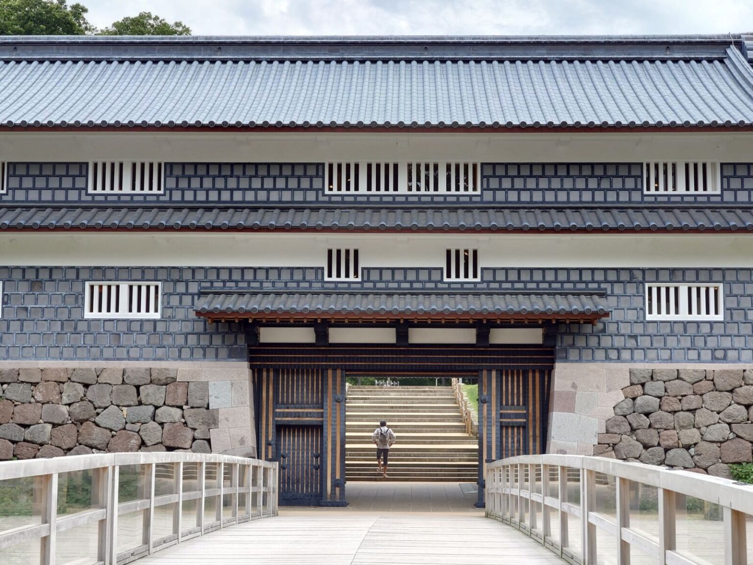 1-Day Tour from Kanazawa: Samurai, Matcha, Gardens and Geisha - SNOW ...
