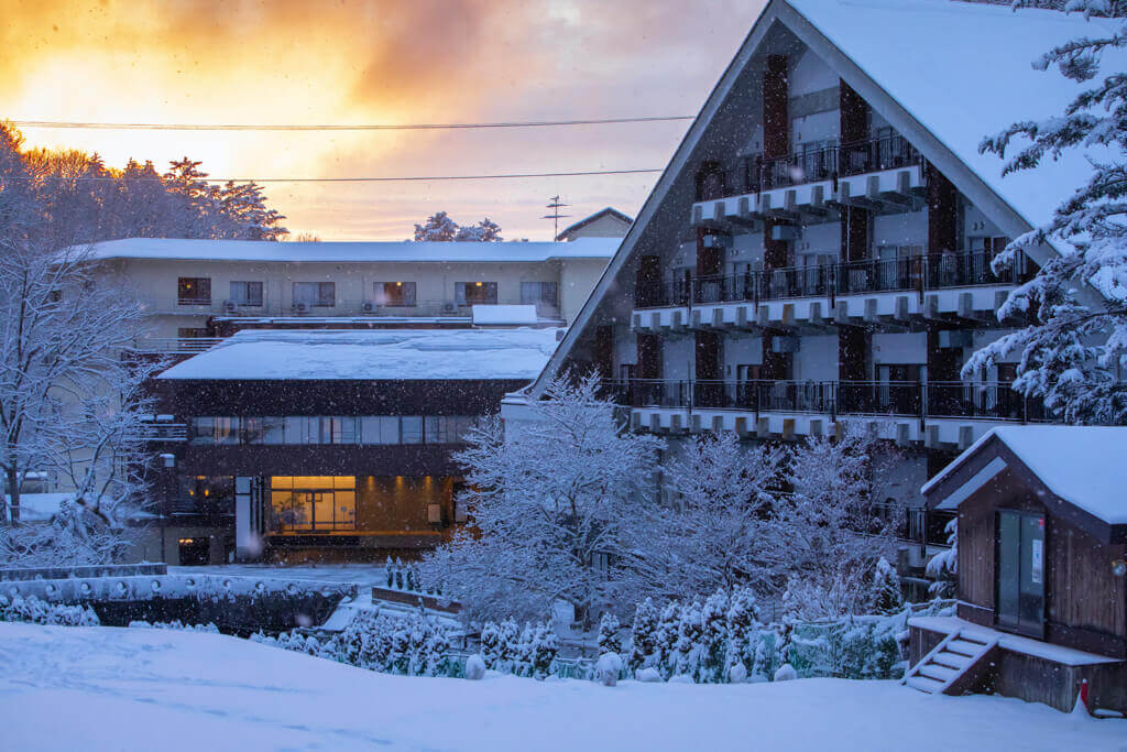 Tateshina Shinyu Onsen - SNOW MONKEY RESORTS