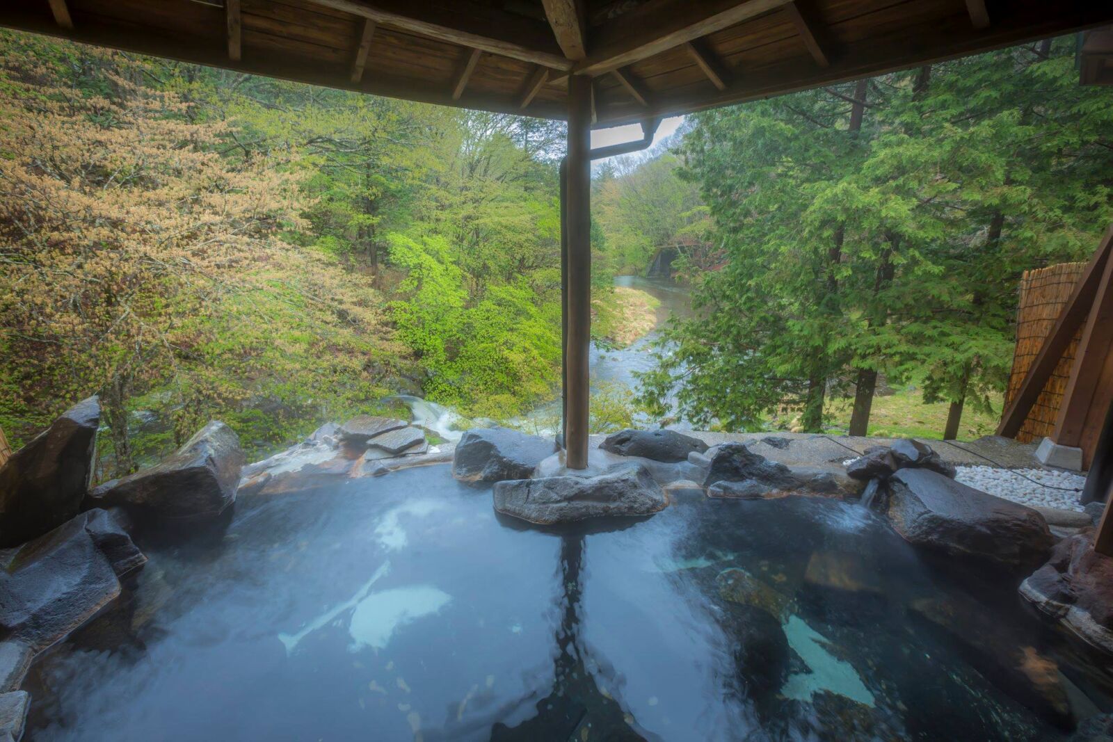 Tateshina Shinyu Onsen - SNOW MONKEY RESORTS