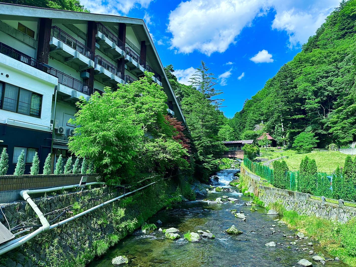 Tateshina Shinyu Onsen - SNOW MONKEY RESORTS