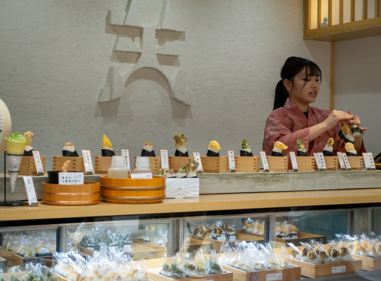 6 Must-Try Dishes in Nagoya - SNOW MONKEY RESORTS