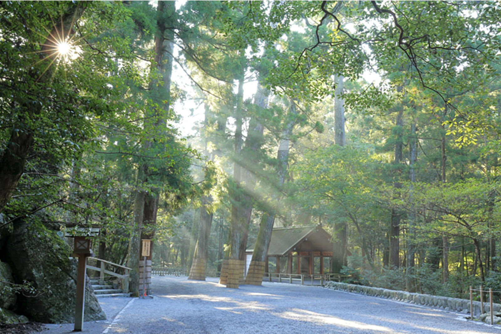 Ise Grand Shrine - SNOW MONKEY RESORTS