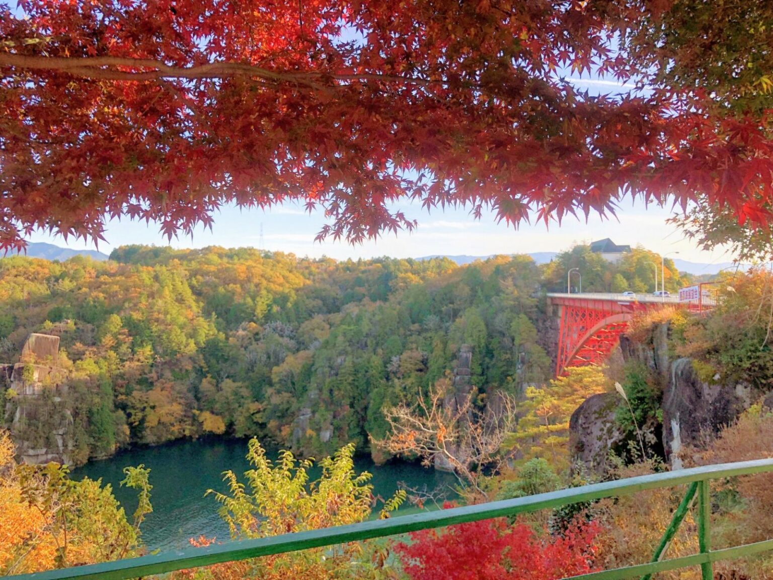 6 Stunning Spots for Autumn Leaves Near Nagoya - SNOW MONKEY RESORTS