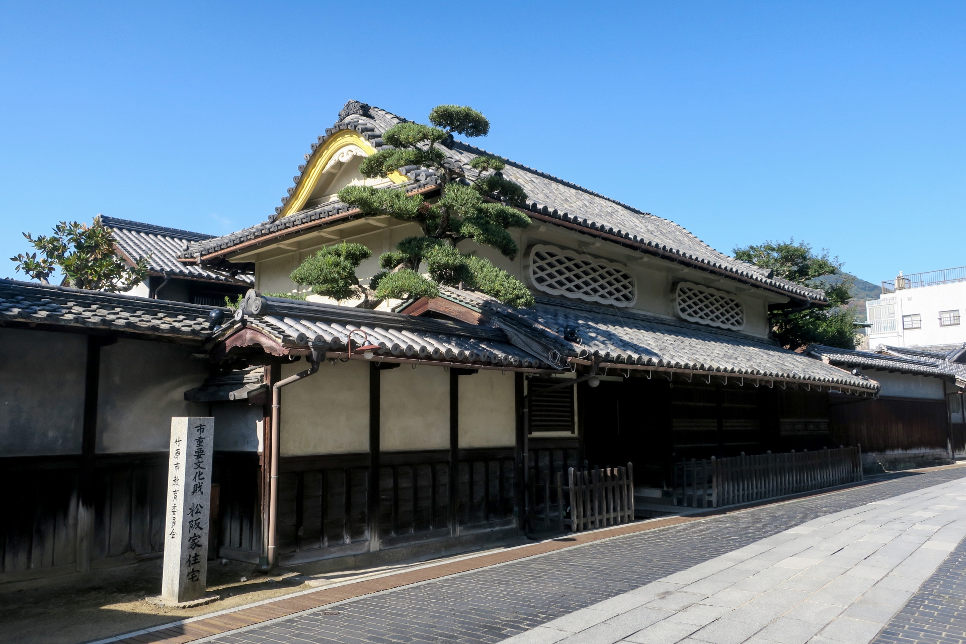 Takehara Townscape Conservation Area - Snow Monkey Resorts
