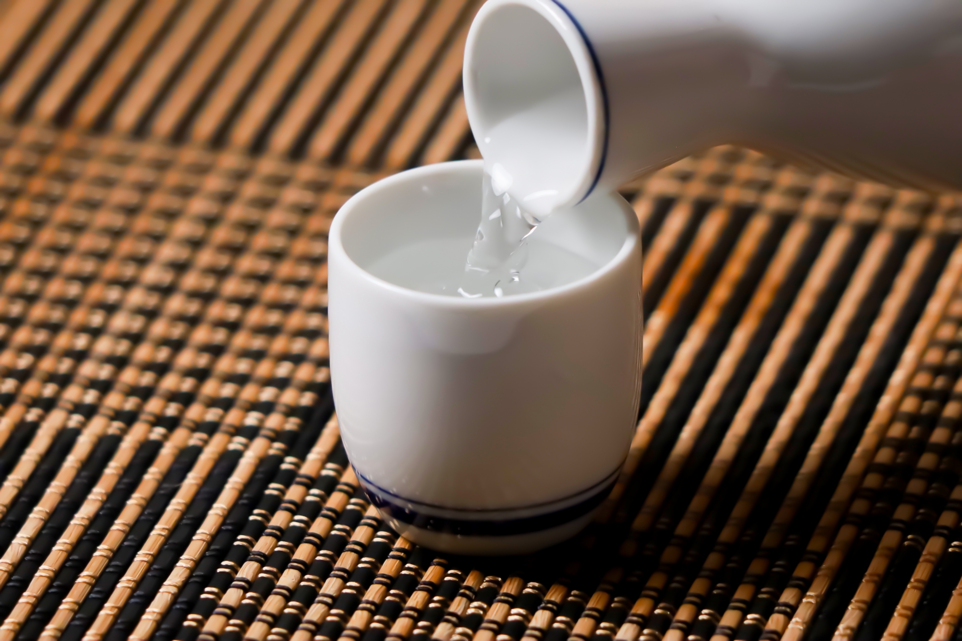 Kobe's Nada Gogo Sake Area - Snow Monkey Resorts