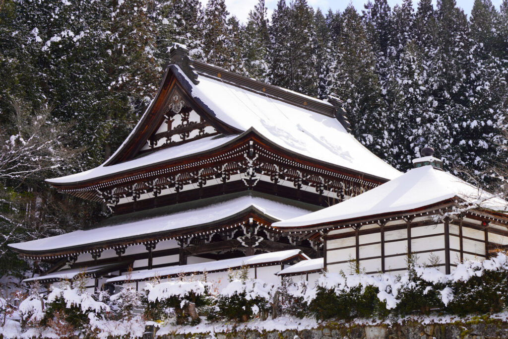 Takayama’s Top Temples & Shrines to Visit - Snow Monkey Resorts