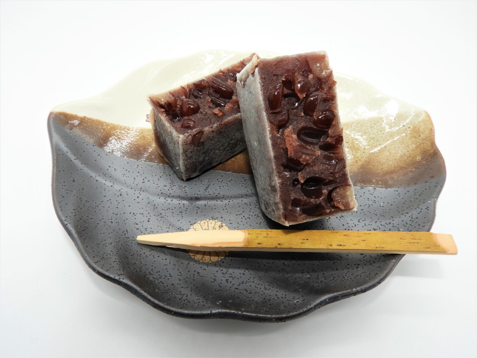 Best Souvenirs to get from Kanazawa - Snow Monkey Resorts