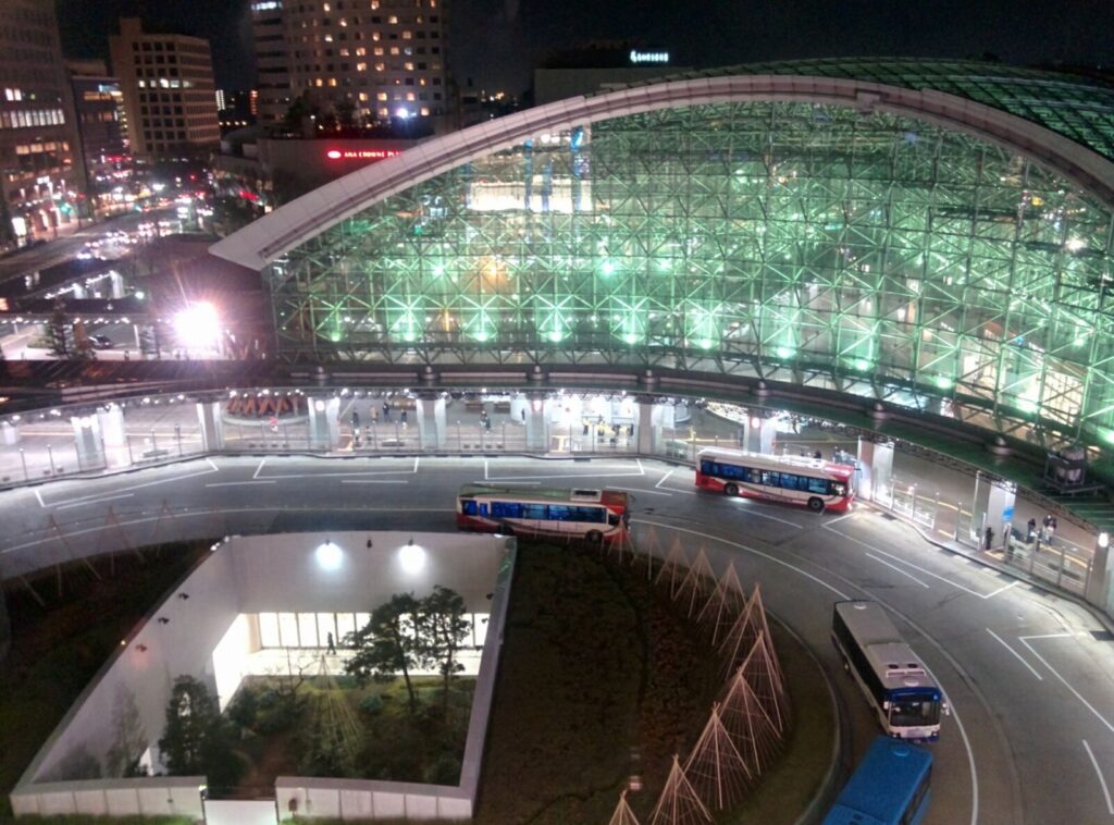 How to Use the Bus in Kanazawa - Snow Monkey Resorts